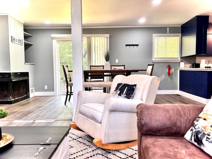 Charming 3-bedroom Home - Decatur, GA