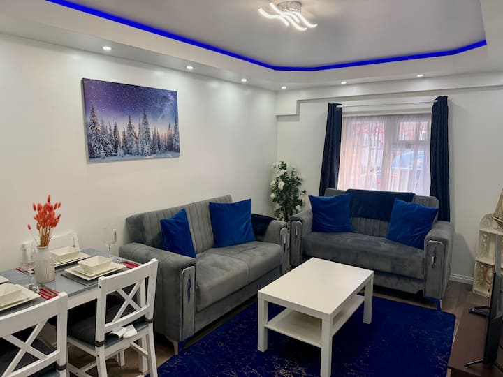 4-bedroom With Double Beds Retreat Modern Elegance - Portsmouth