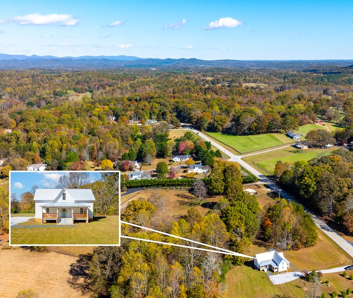 Charming 1850s Farmhouse Near Helen & Wineries - Cleveland, GA