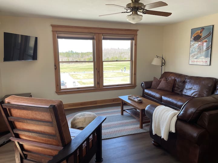 Cozy Apt, Above Driving Range, Lake Close - Bridgton, ME