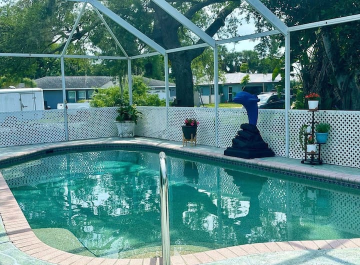 Venice Oasis: Stunning 3br Heated Pool Near Beach! - Venice, FL