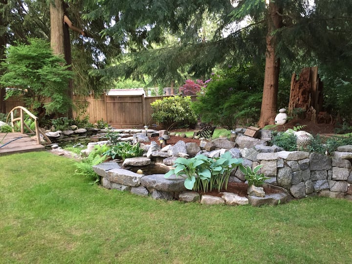 Stanley Park Suite In Gibsons - Gibsons