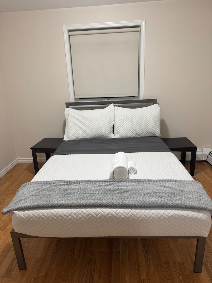 Room In Downtown - Great Slave Lake