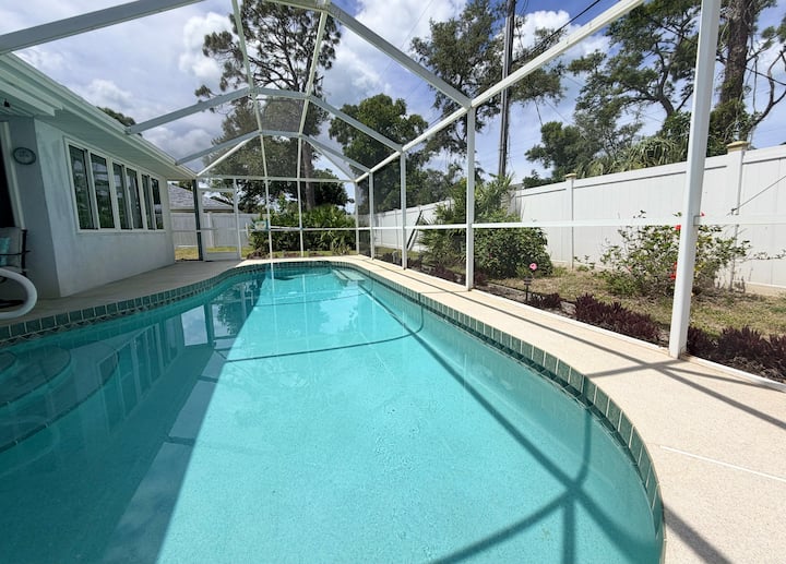 Family & Pet-friendly Venice Home Near Beaches - Venice Beach, CA