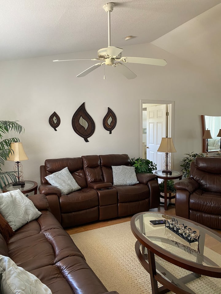 Cozy 2-bed Bungalow In Venice W Heated Pool - Venice Beach, FL