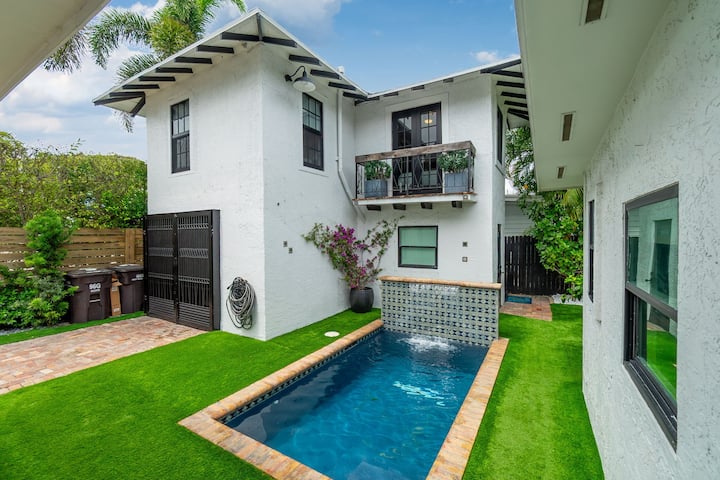 West Palm Beach "Oasis" - West Palm Beach, FL