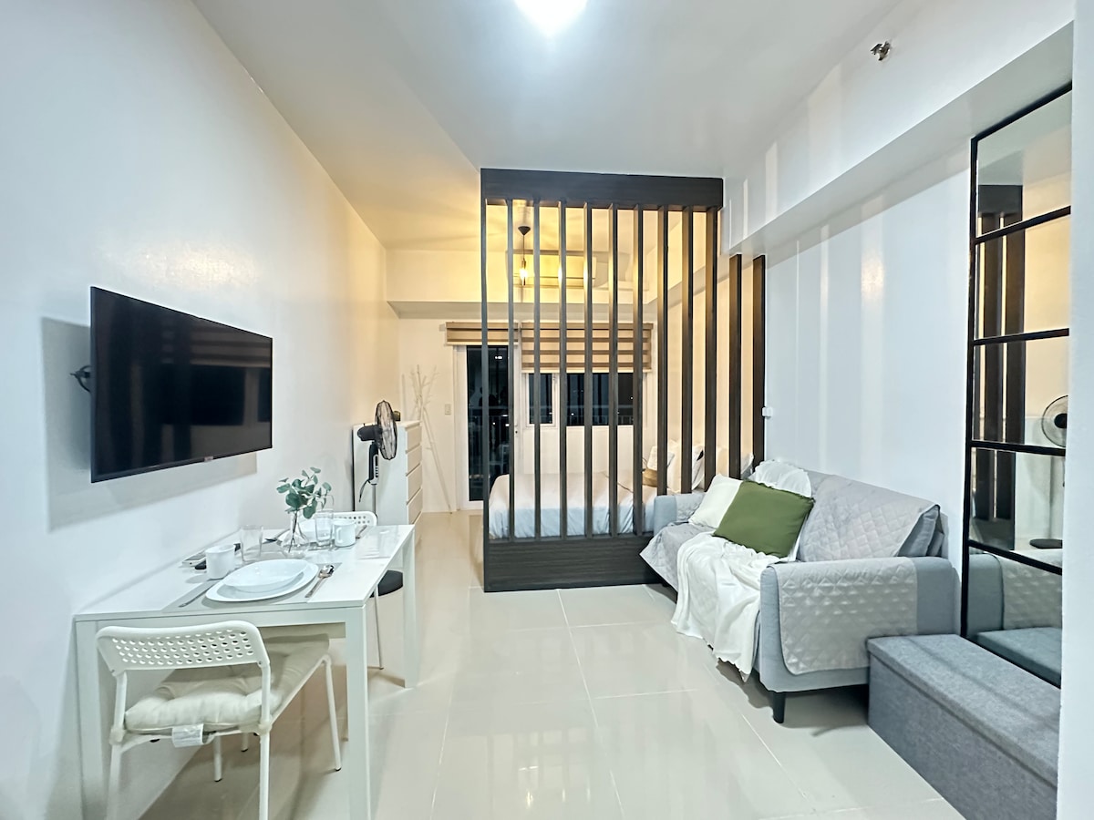 Staycation in a Cozy Minimalist 1BR in Salcedo - Condominiums for Rent ...
