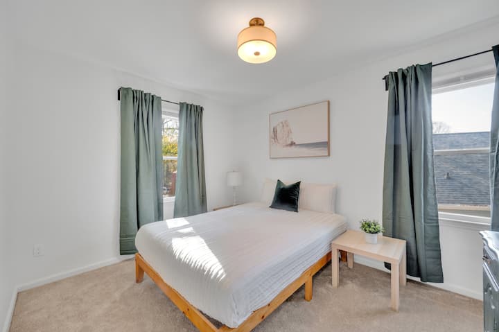 Furnished Pacific Bedroom Near Uptown - Charlotte
