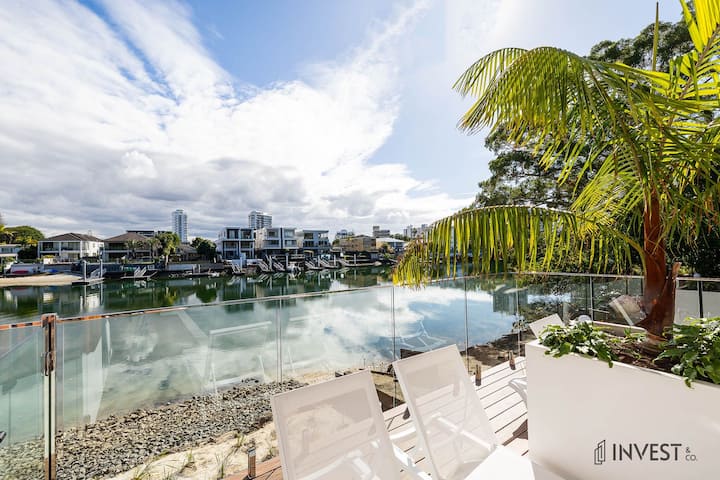 Stylish Riverside Escape: Brand New 1bdr Retreat - Surfers Paradise