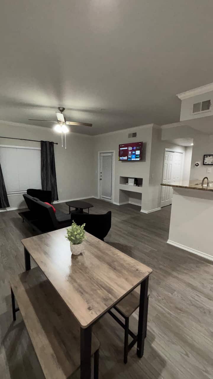 Hill Country Hilltop Haven - Lakeway, TX