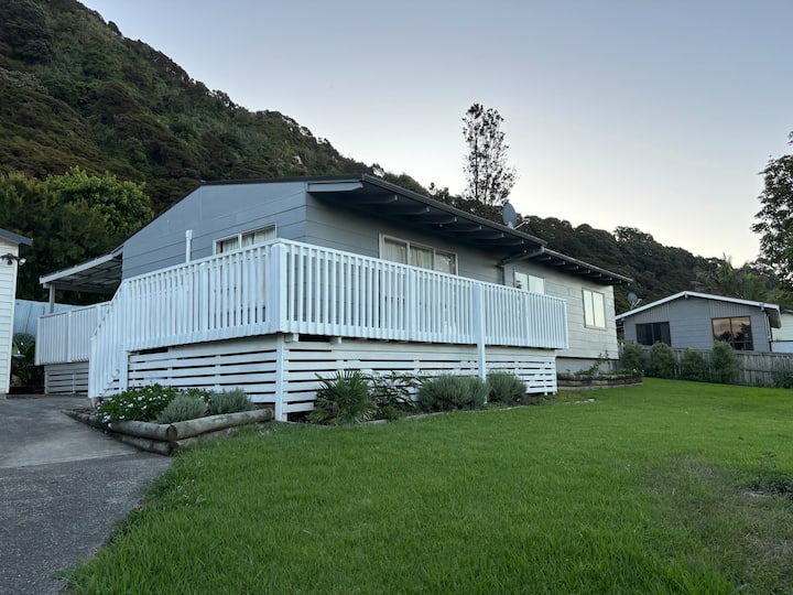 Christmas By The Sea – Cosy Matatā Cottage Stay - Matatā