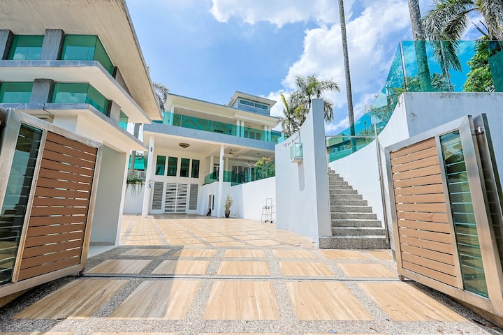 Serene Pool Villa -Luxury Stay With Relaxing Vibes - Kajang