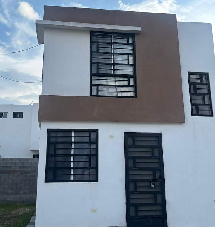 Casa Con Climas, Refri, Tv, Wifi, Lavadora Etc - Nuevo León