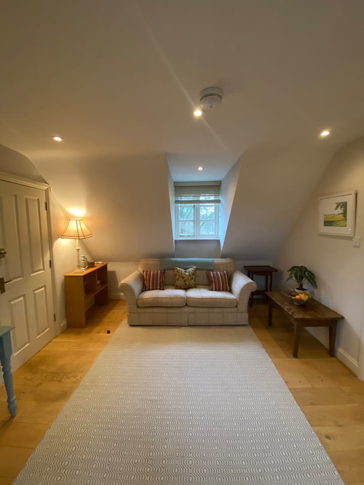 Beautiful One Bed Private Flat - Farnham Castle