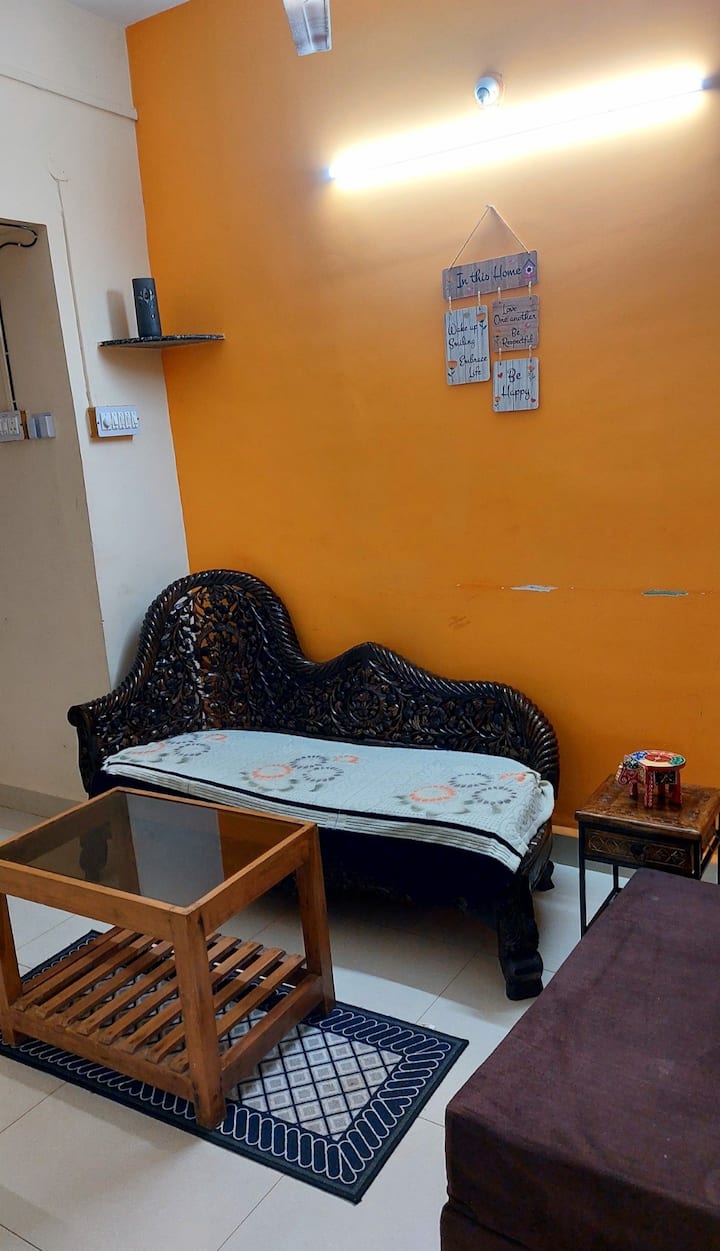 Furnished 2bhk Couple Friendly With Ac In One Room - 