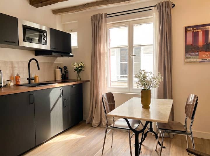 Peaceful & Comfy  Right In The Historic Heart - Chinon