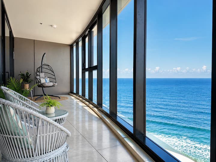 Beachfront Luxe Escape At Surfers Paradise Parking - Surfers Paradise