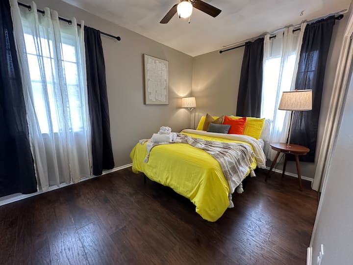 5 Bd House In Irving - Irving, TX