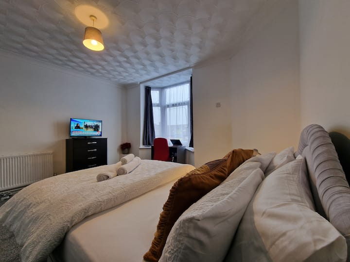 Nice Extra Large Room  Knf2 - Leicester