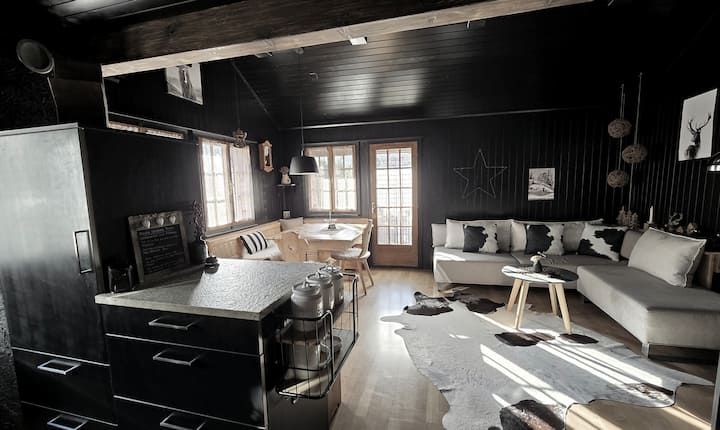 Chalet Bärli
Charme & Gemütlichkeit - Switzerland