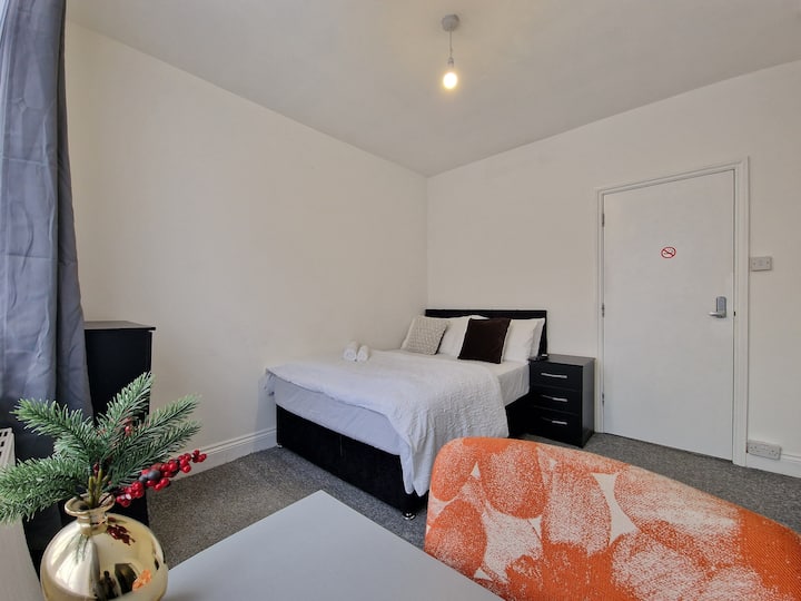 Nice Double Bedroom Knf5 - Leicester