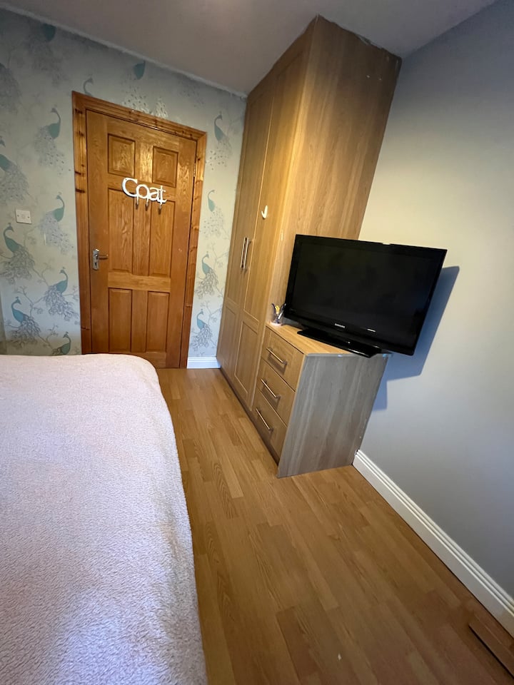 Single Room With Study Desk - Swords