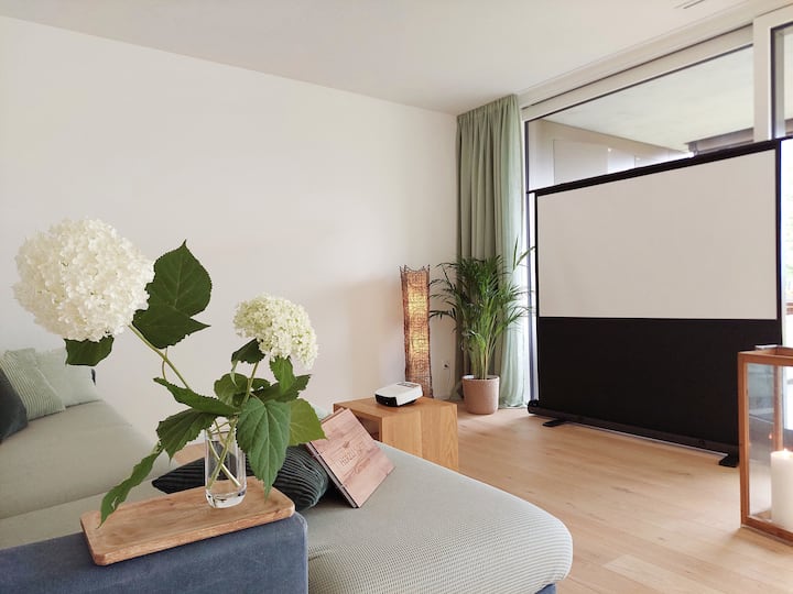 Herzli-suite Mit Bergpanorama-kino-aussenbadewanne - Liechtenstein