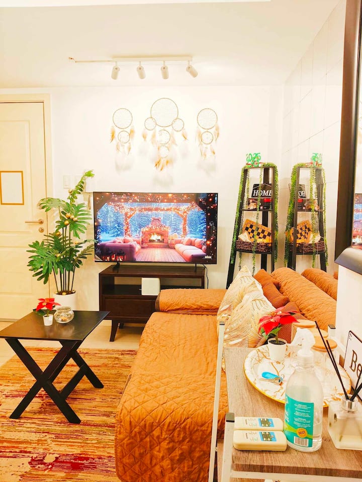 Azure Staycation
2 Br + 2 Br - Taguig