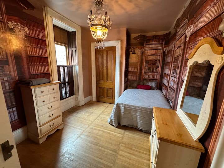 2 Bedrooms In Historic Mansion - Plattsburgh, NY