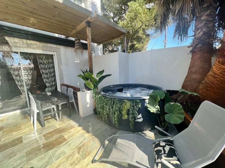 Casa Jungle
Jacuzzi Et Sauna
En Bord De Mer - Carry-le-Rouet