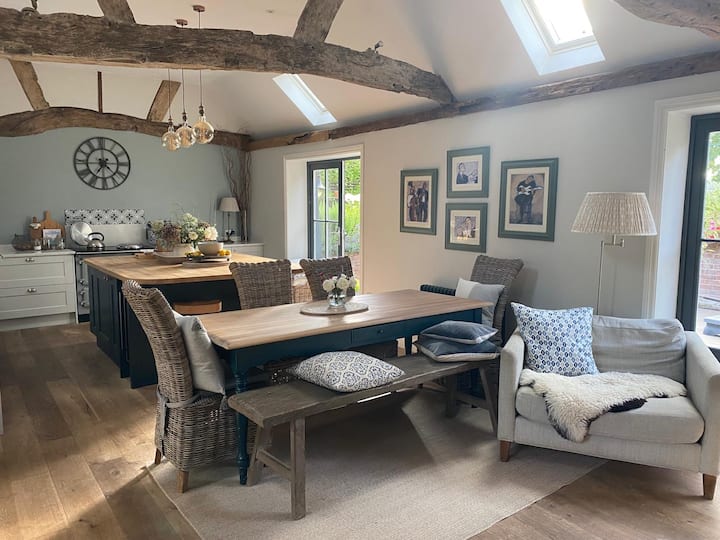 The Apple Barn - Petersfield