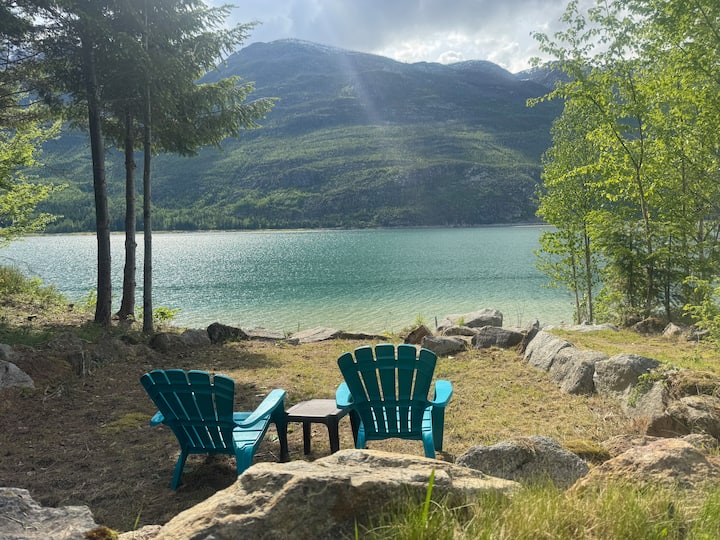 Lakefront House With Beach By Nakusp On Arrow Lake - Canada