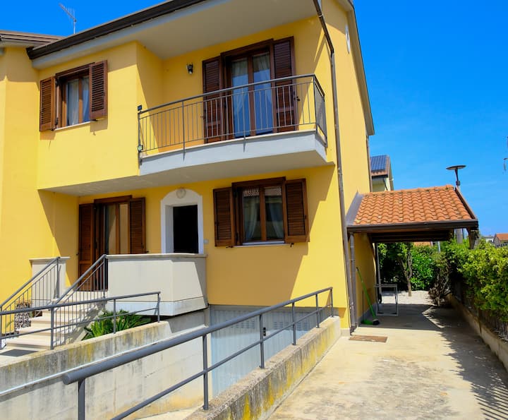 Renée Guest House - Paestum, Italy