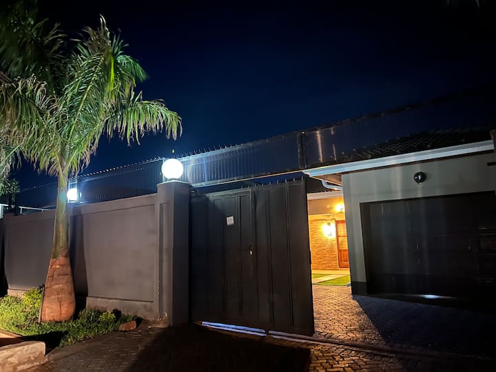 Guesthouse Luxe - ハラレ