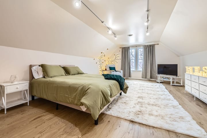 Cozy Arts District 1b/1b - Minneapolis, MN