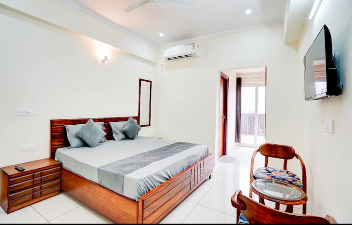 Couple Friendly Hotel - Ghaziabad