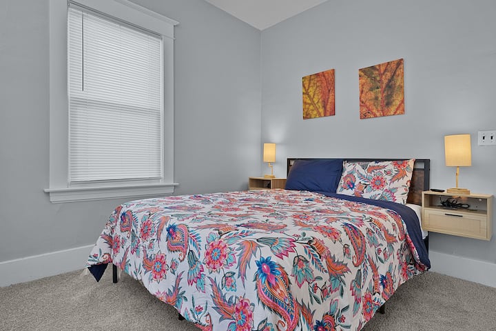 Extremely Convenient Nw Side Home! 3 Queen Beds - Grand Rapids, MI