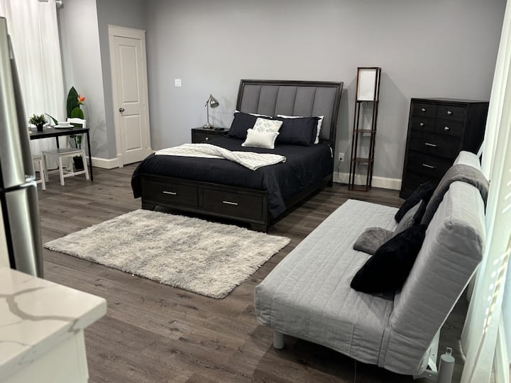 Cozy Heights Studio - Northside - Houston