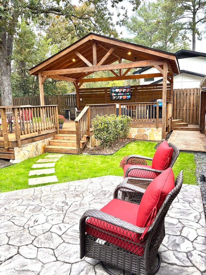 Your Augusta Oasis! *Golf Cart Included April 1–12 - Augusta, GA