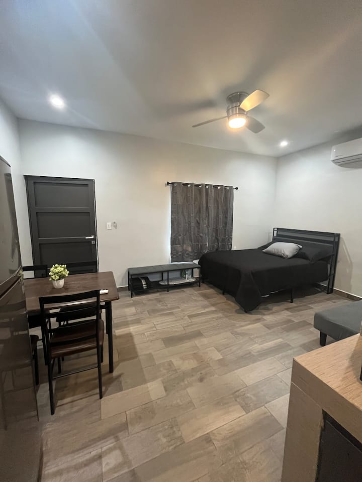 Centrico Apt|consulado Y Cas 8 Mins|oxxo 50 Mts - Laredo, TX