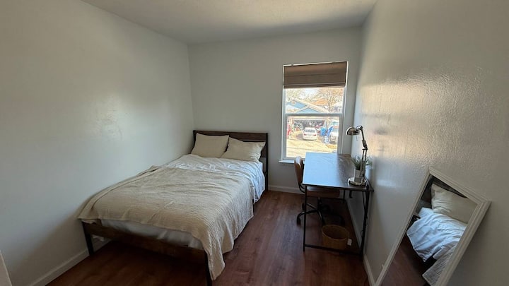 Warm | Relaxing | Minimal - San Antonio, TX