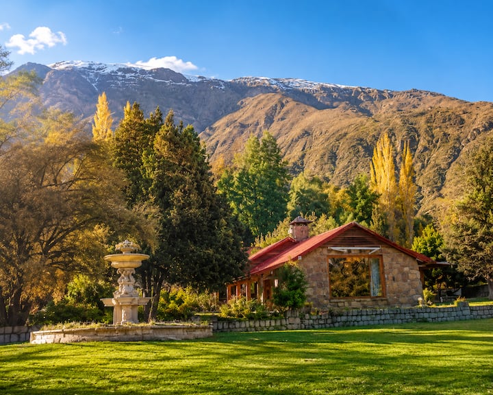Hotel Boutique- Chalet De Pierre En Montagne. - Santiago