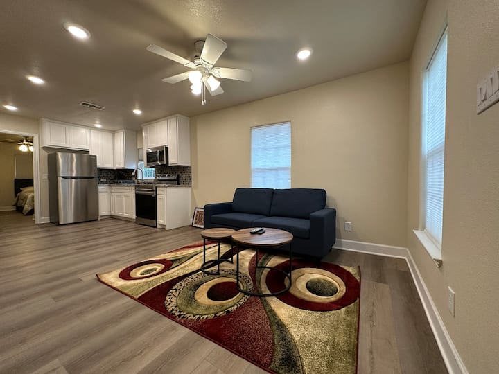 Beautiful 1 Bedroom Duplex - Fort Worth, TX