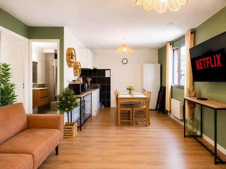 3 Chambres | Parking Gratuit | Métro 100m | Lille - Marcq-en-Barœul