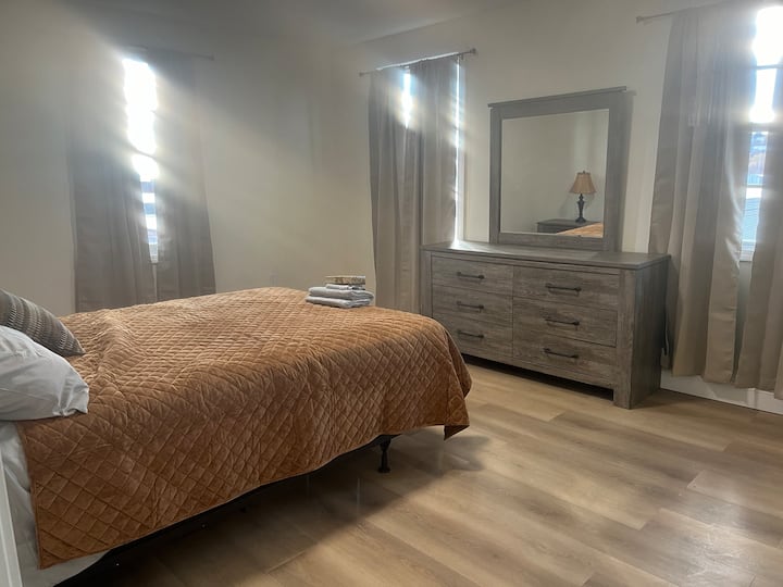 Very Nice Clean Furnished Rooms - Waterbury, CT