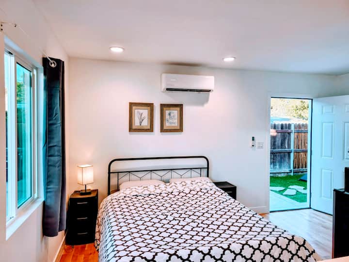 Mordern Studio W/yard & Parking - Torrance