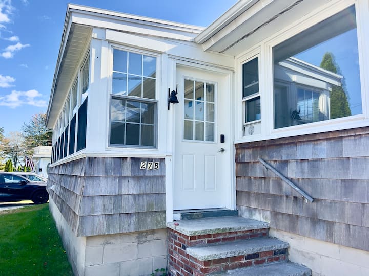 2 Bed 1 Bath 27b Condo - 2 Blocks From The Beach - Kennebunkport, ME