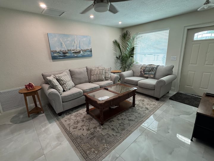 3/2 La Coastal Casa. Bike To Beach. - Delray Beach, FL