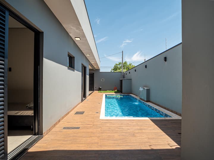 Casa Com Piscina, Wi-fi E Garagem / Pirassununga - Pirassununga