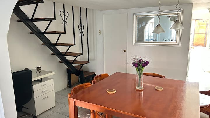 Casa Con 3 Dormitorios, 1 Baño, Patio, Cochera. - Iquique